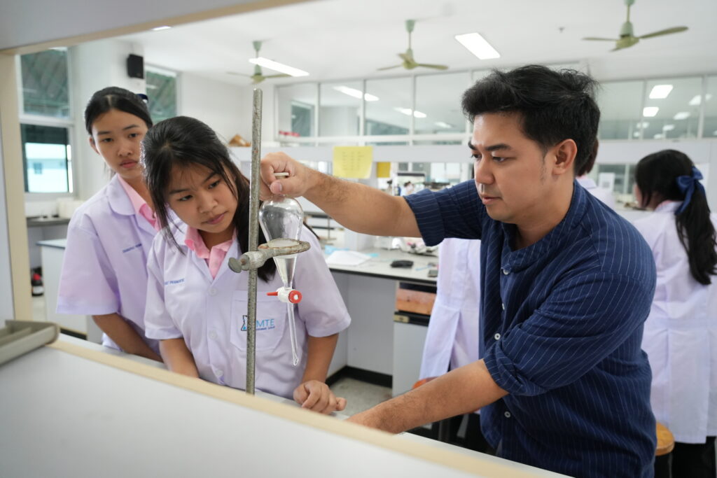 โครงการเสริมความรู้และทักษะทางวิทยาศาสตร์และเทคโนโลยี (LAB โรงเรียน) - SCi KKU